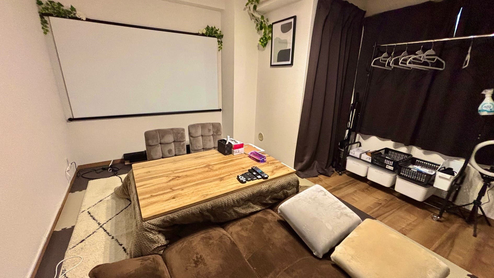 １H～利用可💛阪急十三駅徒歩６分🔥ほっこりデートからオフ会まで❣️84㌅スクリーンでマイ映画館🎞️マットレスソファでゴロゴロ～の写真4