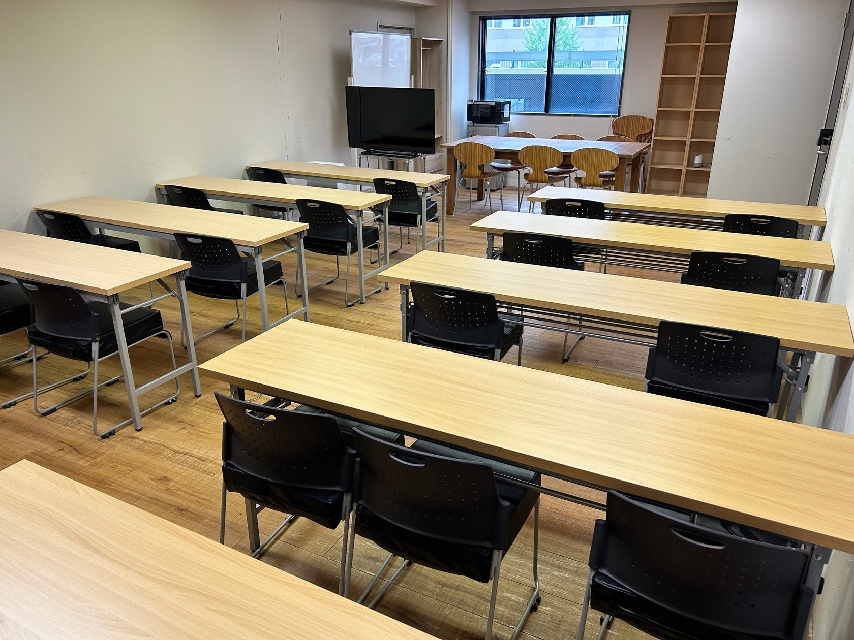 【市内最安】＜中会議室＞40名収容！札幌駅徒歩5分♪wifi/ホワイトボード/40インチモニター無料の写真8