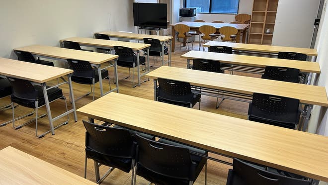 【市内最安】<中会議室>40名収容!札幌駅徒歩5分♪wifi/ホワイトボード/40インチモニター無料の写真8