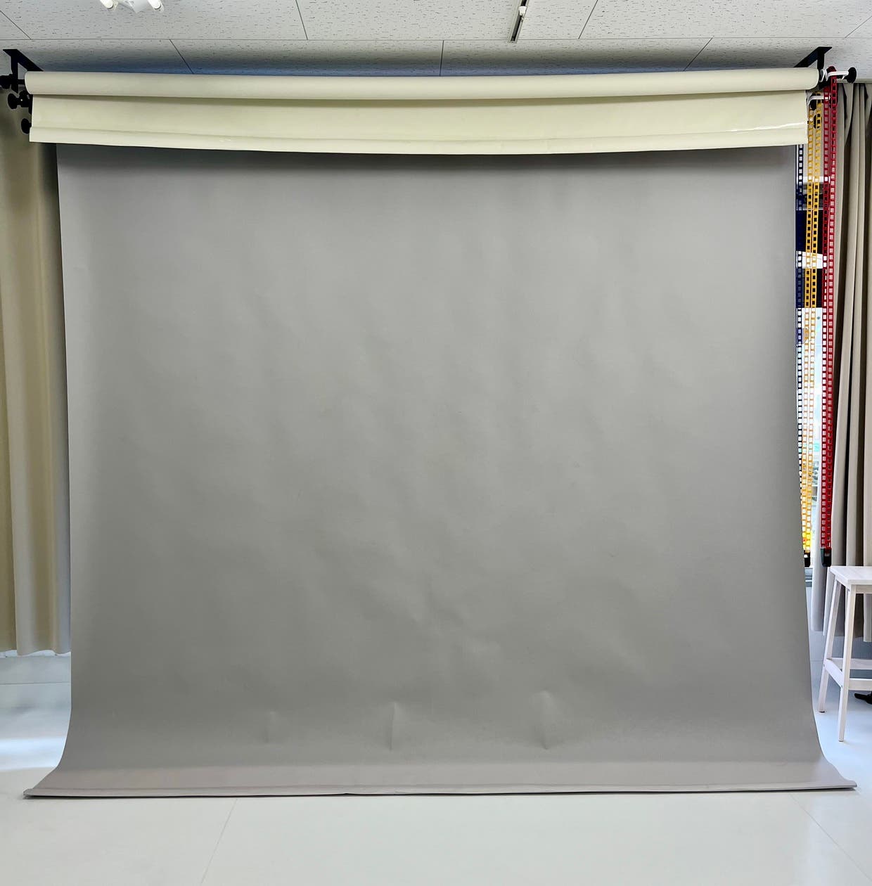 【撮影特化】ヘアサロン併設の白基調スタジオ｜新栄町駅徒歩4分｜自然光・背景紙・照明完備の写真6