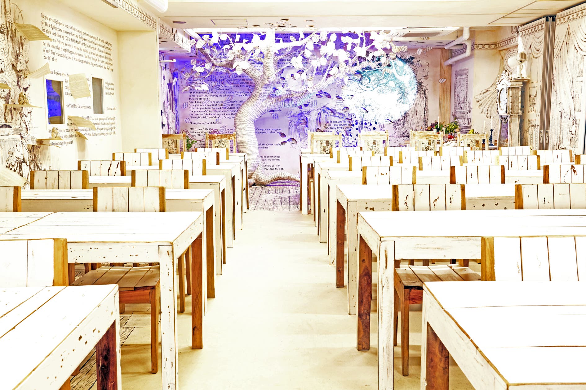 秋葉原駅徒歩1分！会議・セミナー・研修・パーティー・撮影が映える！おしゃれなレンタルスペース　【『アリスのホワイトルーム】の写真1