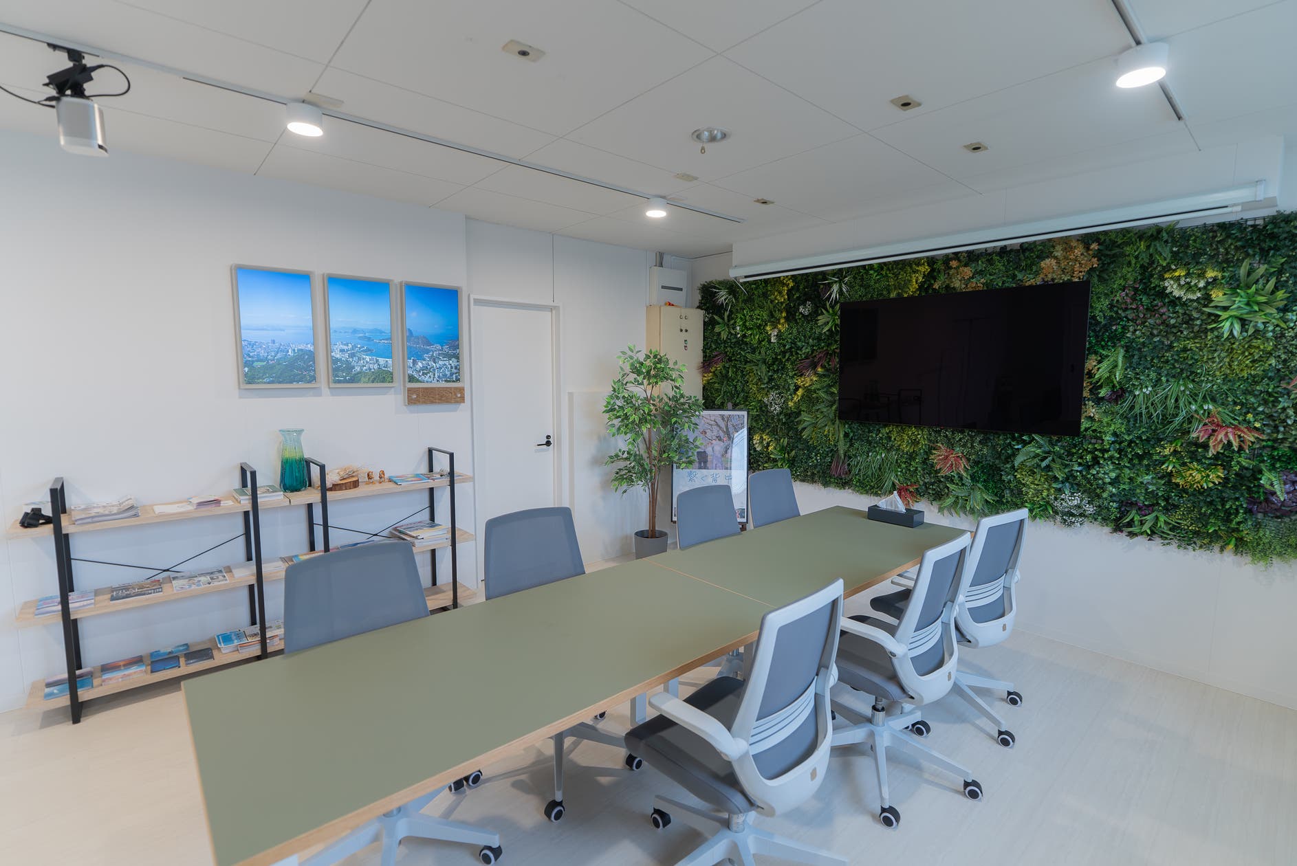 【敦賀】嶺南の会議室　大型テレビ/大型スクリーン/プロジェクター付き/少人数会議/ワークショップ/打ち合わせの写真3