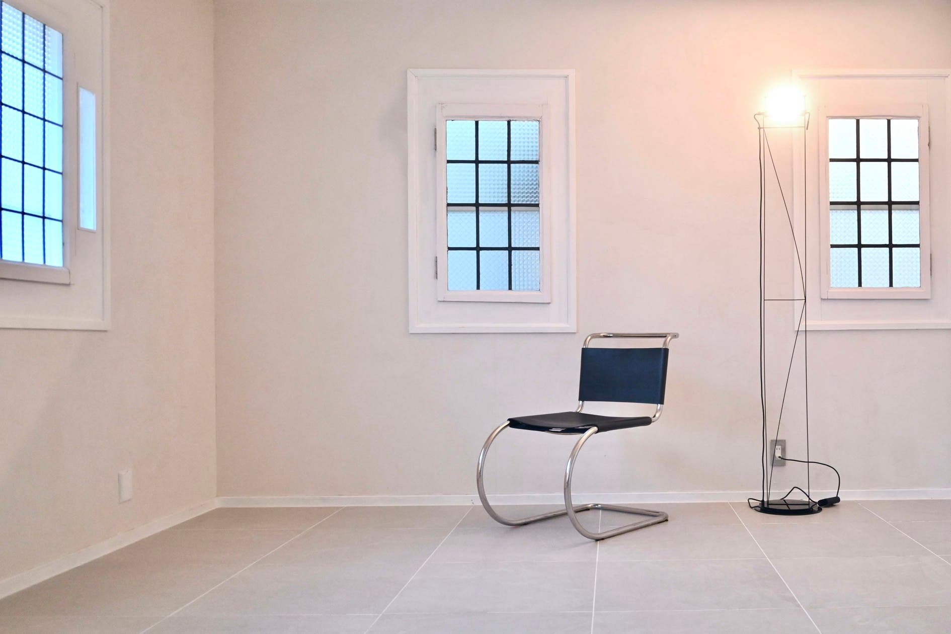 イタリア製のフロアライト　LUMINA「 Opus Terra 」の画像1