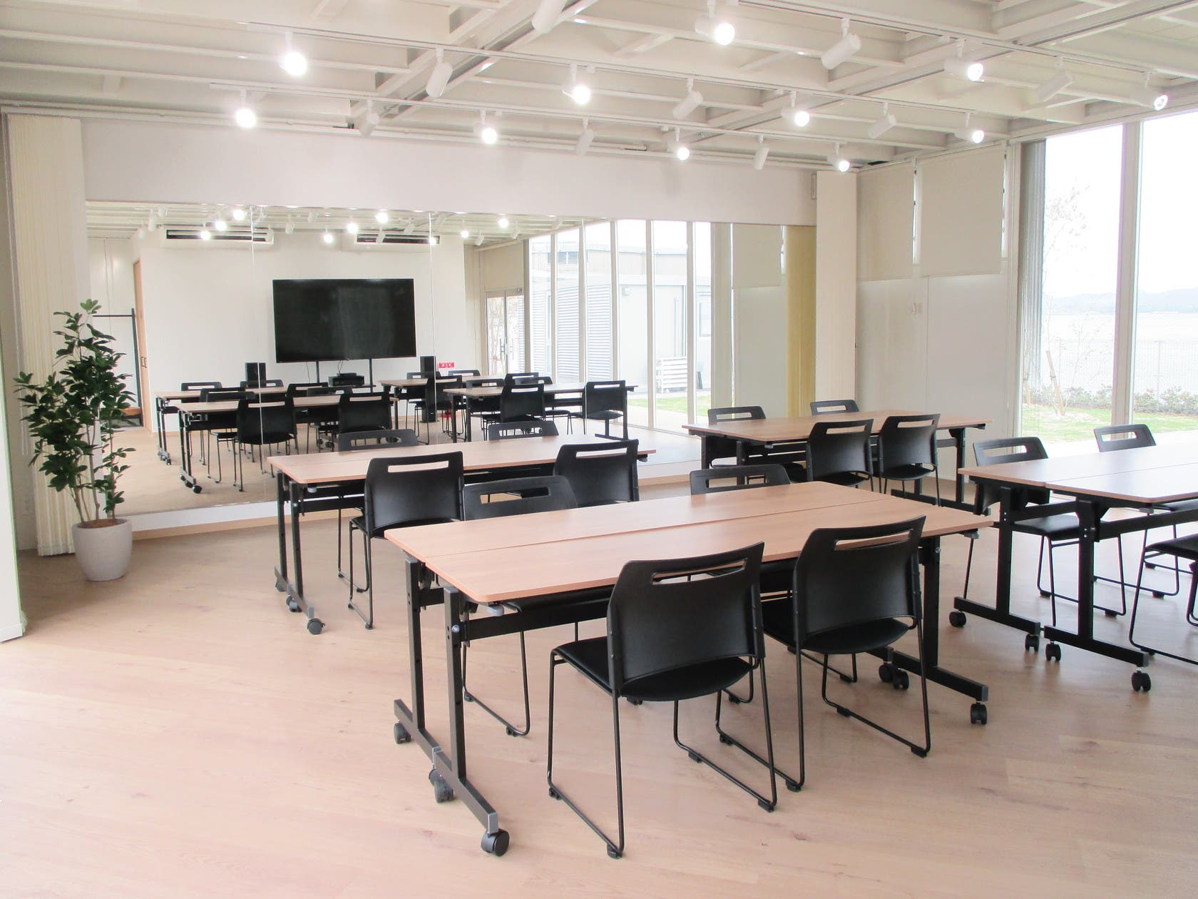 【Community】✨U-SPACE松江店✨大鏡や大型モニターなどが充実しています♪Wi-Fi/松江市の写真8