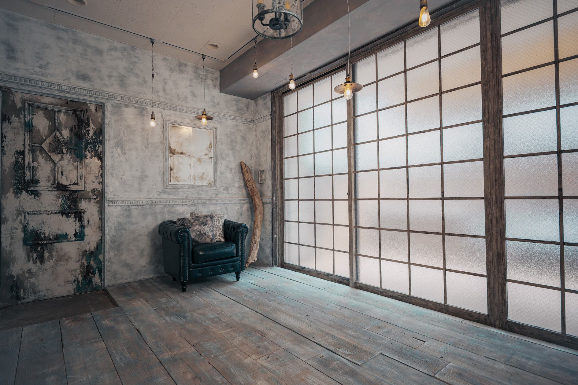 【ウィザースタジオ】　静謐さと儚さが漂う廃墟空間！　コスプレ撮影、ポートレートにピッタリ！　ダンス可能！の写真7