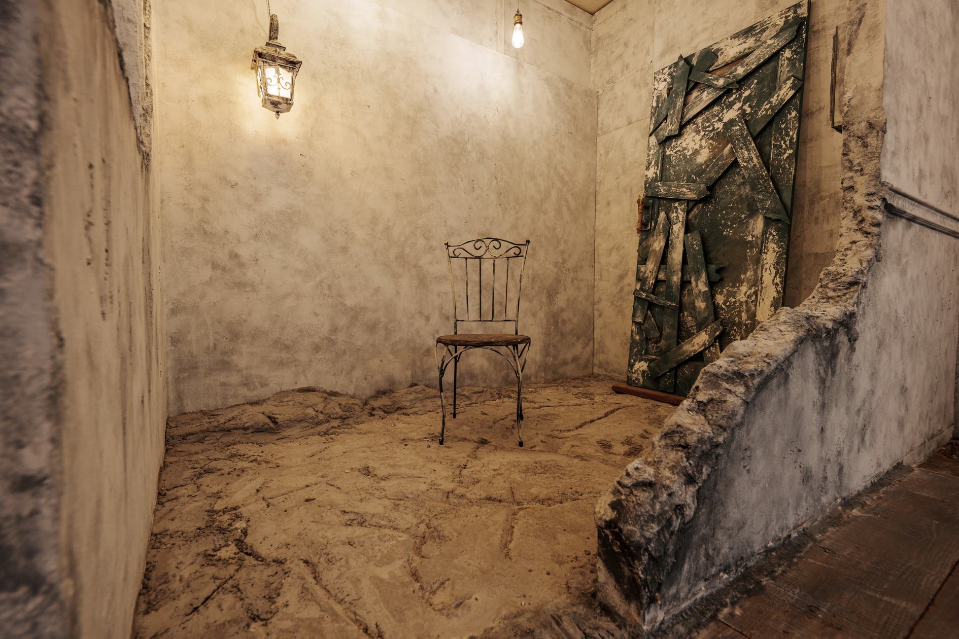 【ウィザースタジオ】　静謐さと儚さが漂う廃墟空間！　コスプレ撮影、ポートレートにピッタリ！　ダンス可能！の写真10