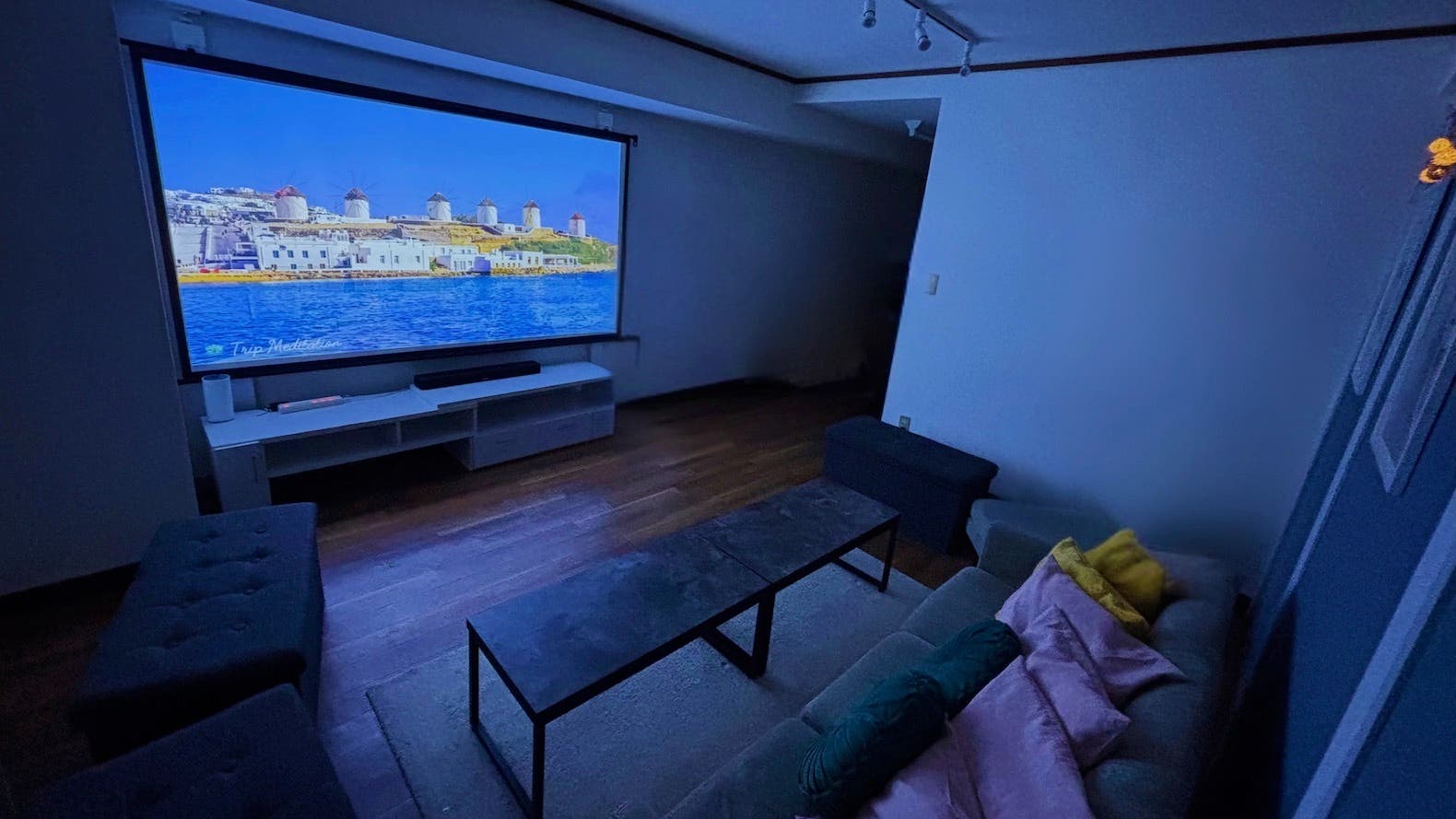 🎊New🎊シアタールーム🎥超好立地‼️六本木駅1分🚶交差点そば💕デート📣推し活⚽️スポーツ観戦🎬️100㌅大画スクリーン面の写真5