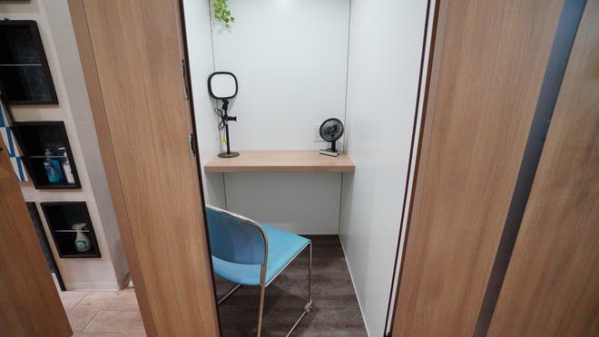 <テレワーク@金山No.2>金山駅徒歩3分✨完全個室🚪高速光回線Wi-Fi📶電源🔌テレワーク/面接/自習/作業の写真3