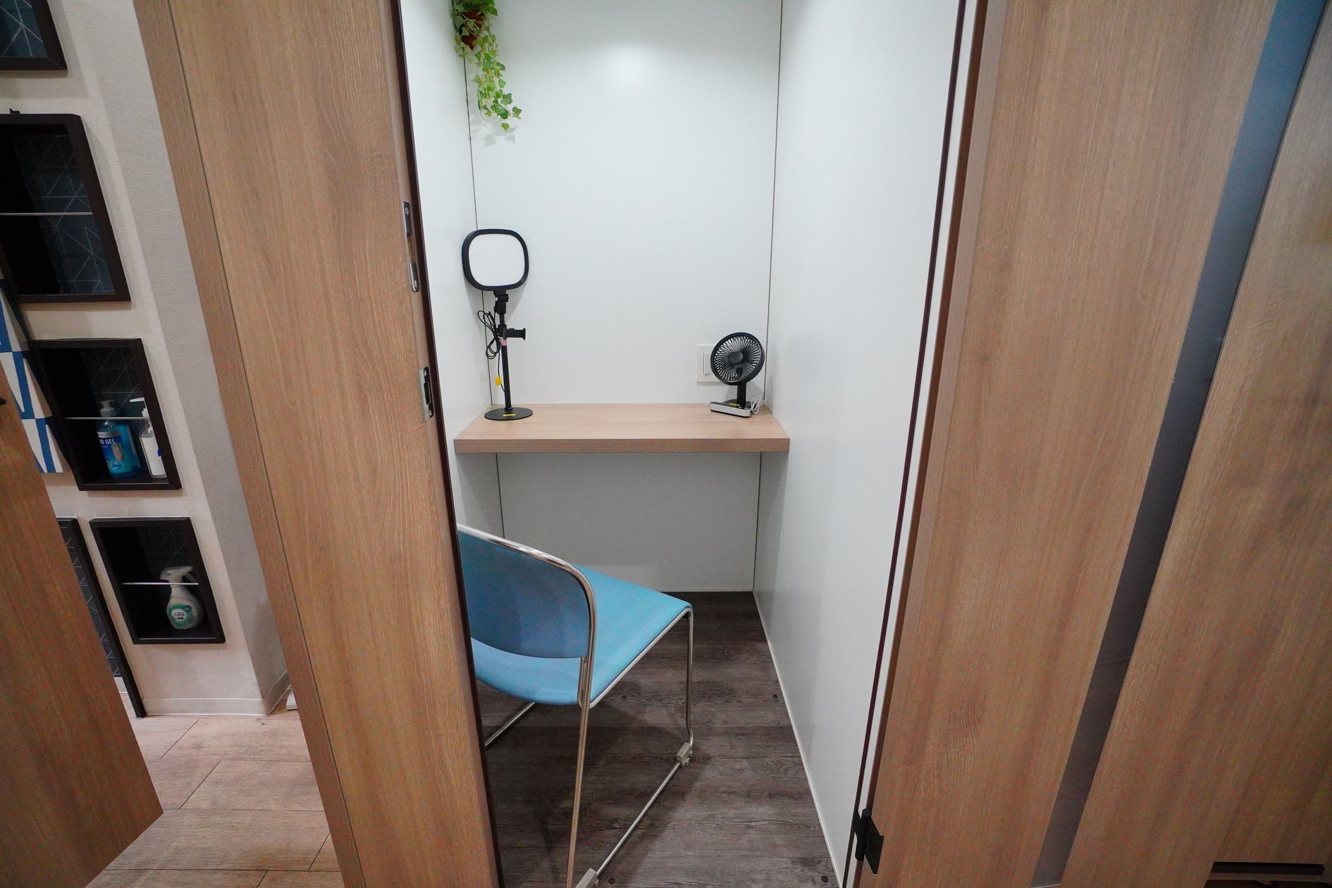 ＜テレワーク@金山No.4＞金山駅徒歩3分✨完全個室🚪高速光回線Wi-Fi📶電源🔌テレワーク/面接/自習/作業の写真3