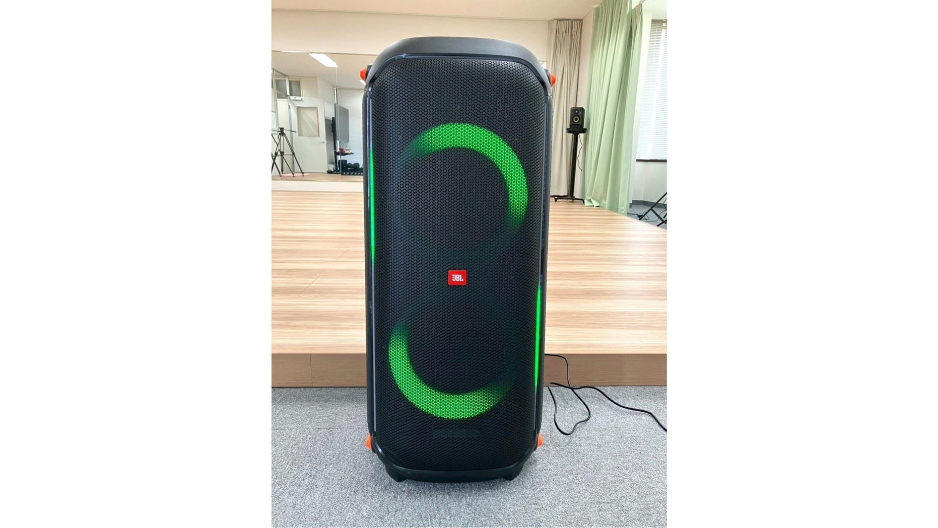 【無料】大型Bluetoothスピーカー＋ワイヤレスマイク2本の画像1