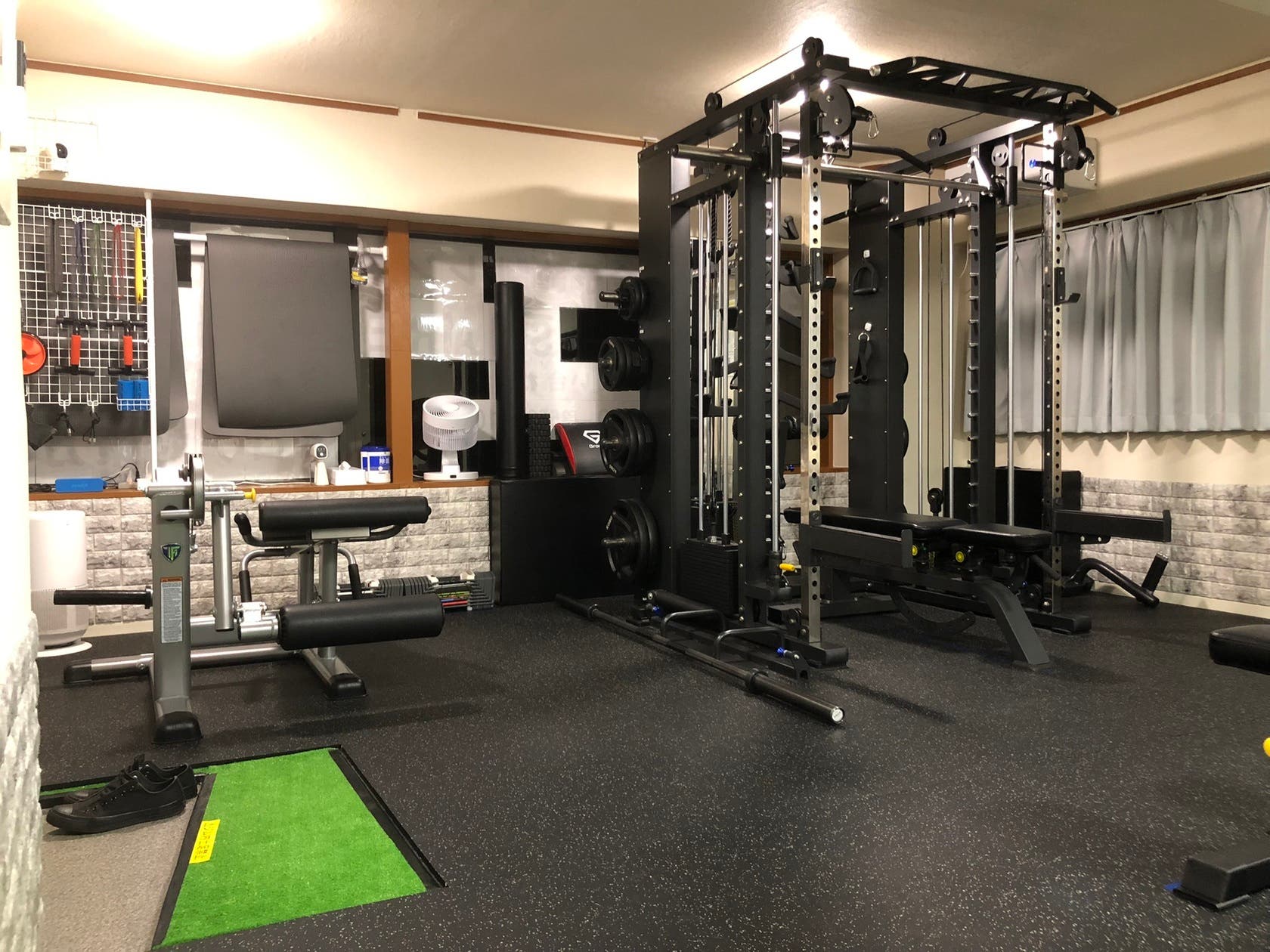 【茅場町・八丁堀から徒歩圏】完全貸切・24時間対応のレンタルジム｜女性・トレーナー利用歓迎の写真1