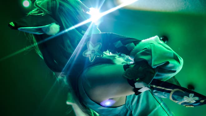 はこプレイス2F【エンチャントルーム】色で魅せる、光で映える、ミニステージでワンランク上の撮影体験の写真2