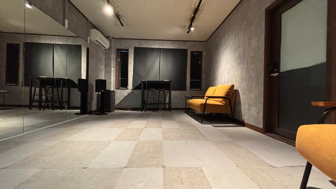 新中野30秒&新宿6分|SNS映え間違いなしのレトロ空間でダンスを|高音質スピーカー×ソファ付の写真3