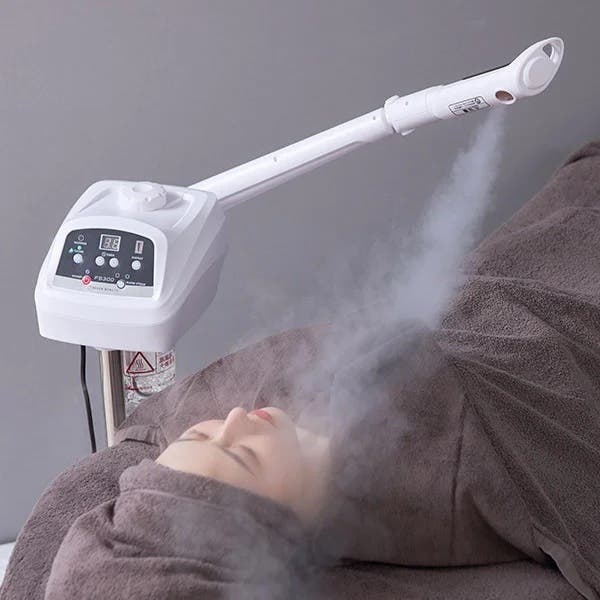 【新宿西口駅10秒】新宿駅2分の超駅近🚶｜電動昇降式ベットを完備👌｜新宿最安🉐｜洗練された清潔感のある内装｜🌱レンタルサロンの写真29