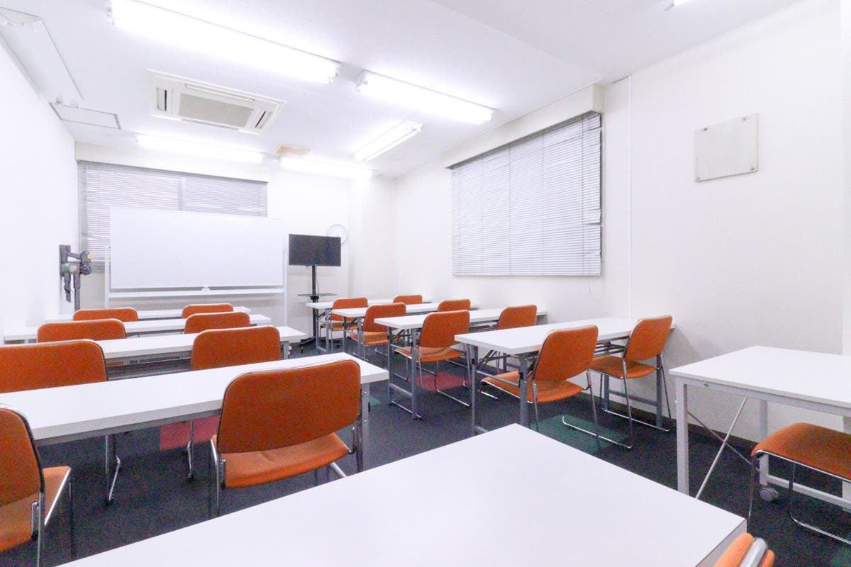 【心斎橋駅7番出口徒歩72秒！25名利用可！】モニター・ホワイトボード・WiFi無料！ふれあい貸し会議室 心斎橋Fの写真2