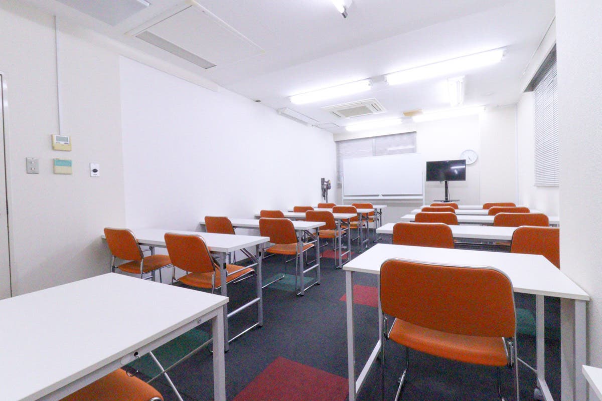 【心斎橋駅7番出口徒歩72秒！25名利用可！】モニター・ホワイトボード・WiFi無料！ふれあい貸し会議室 心斎橋Fの写真3