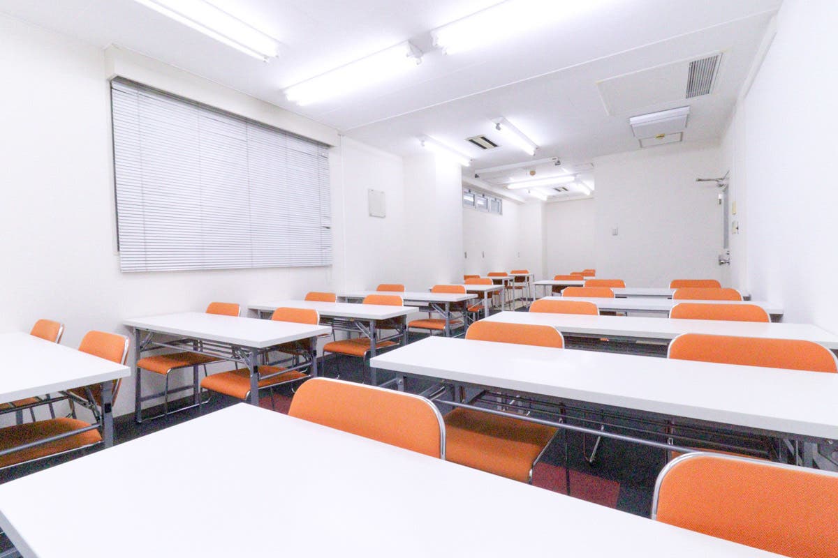 【心斎橋駅7番出口徒歩72秒！25名利用可！】モニター・ホワイトボード・WiFi無料！ふれあい貸し会議室 心斎橋Fの写真4