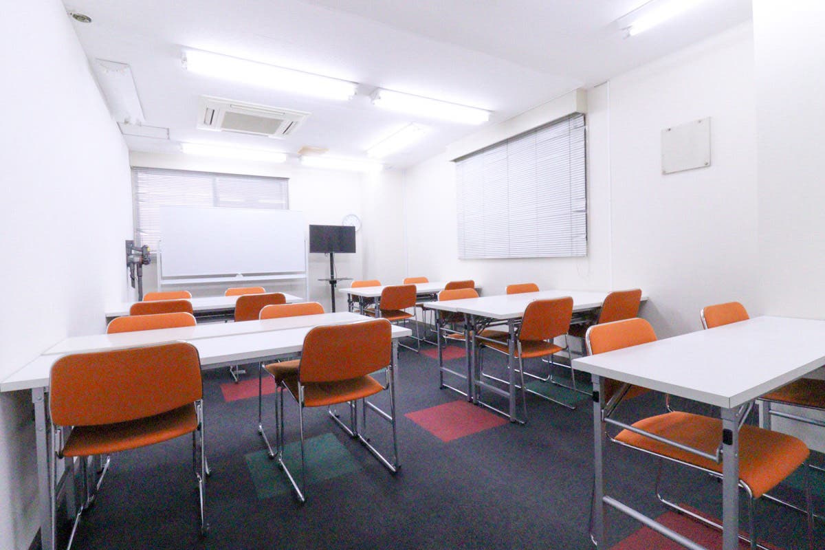 【心斎橋駅7番出口徒歩72秒！25名利用可！】モニター・ホワイトボード・WiFi無料！ふれあい貸し会議室 心斎橋Fの写真8