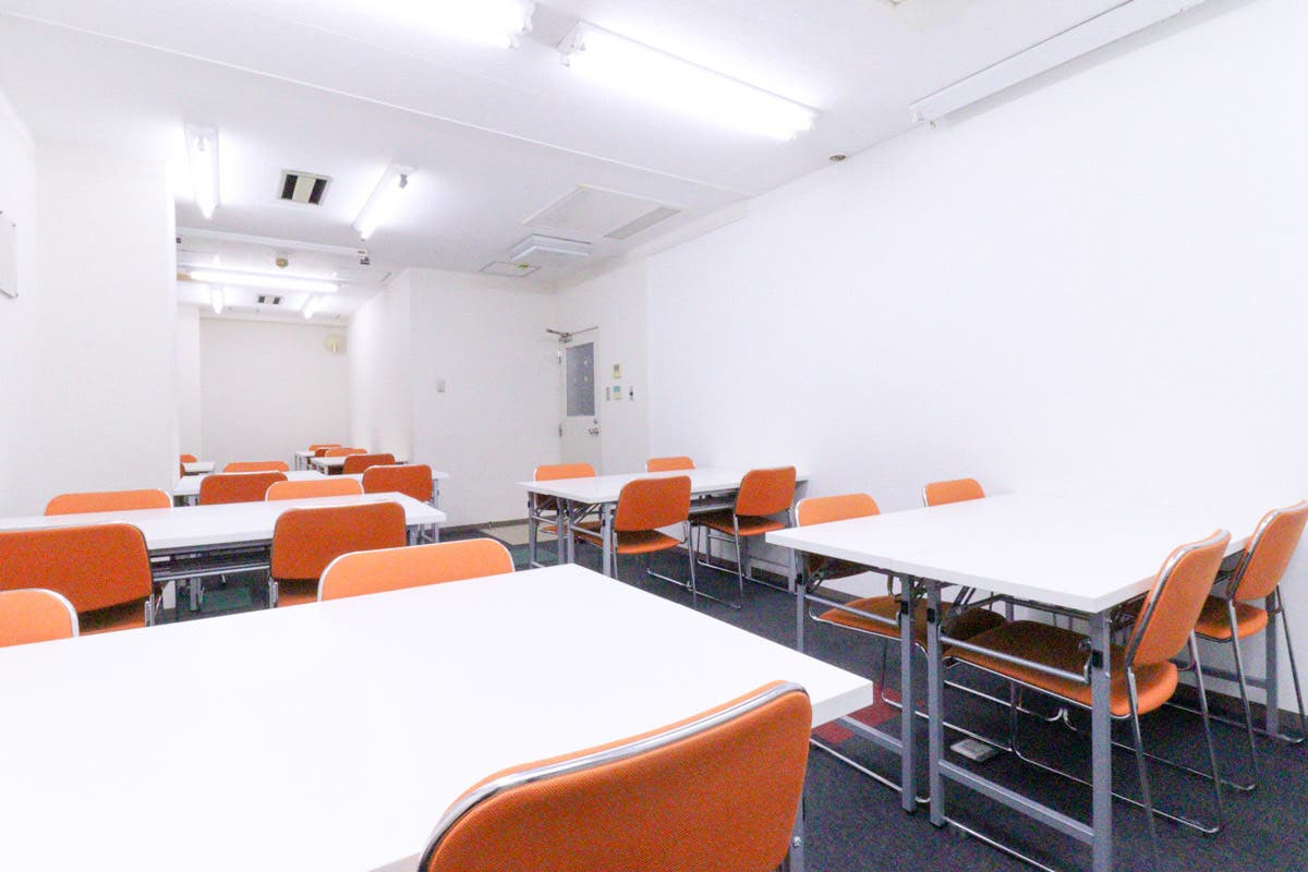 【心斎橋駅7番出口徒歩72秒！25名利用可！】モニター・ホワイトボード・WiFi無料！ふれあい貸し会議室 心斎橋Fの写真9