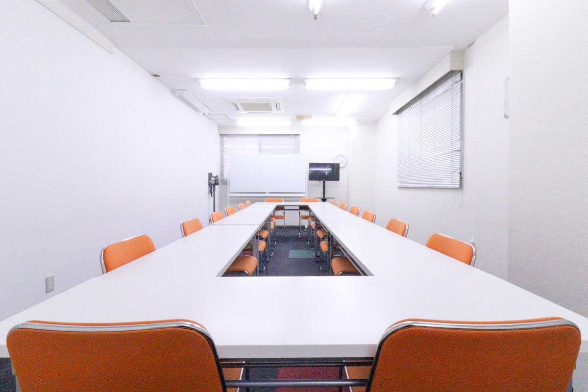 【心斎橋駅7番出口徒歩72秒！25名利用可！】モニター・ホワイトボード・WiFi無料！ふれあい貸し会議室 心斎橋Fの写真11