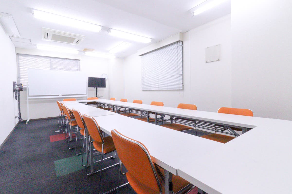 【心斎橋駅7番出口徒歩72秒！25名利用可！】モニター・ホワイトボード・WiFi無料！ふれあい貸し会議室 心斎橋Fの写真12
