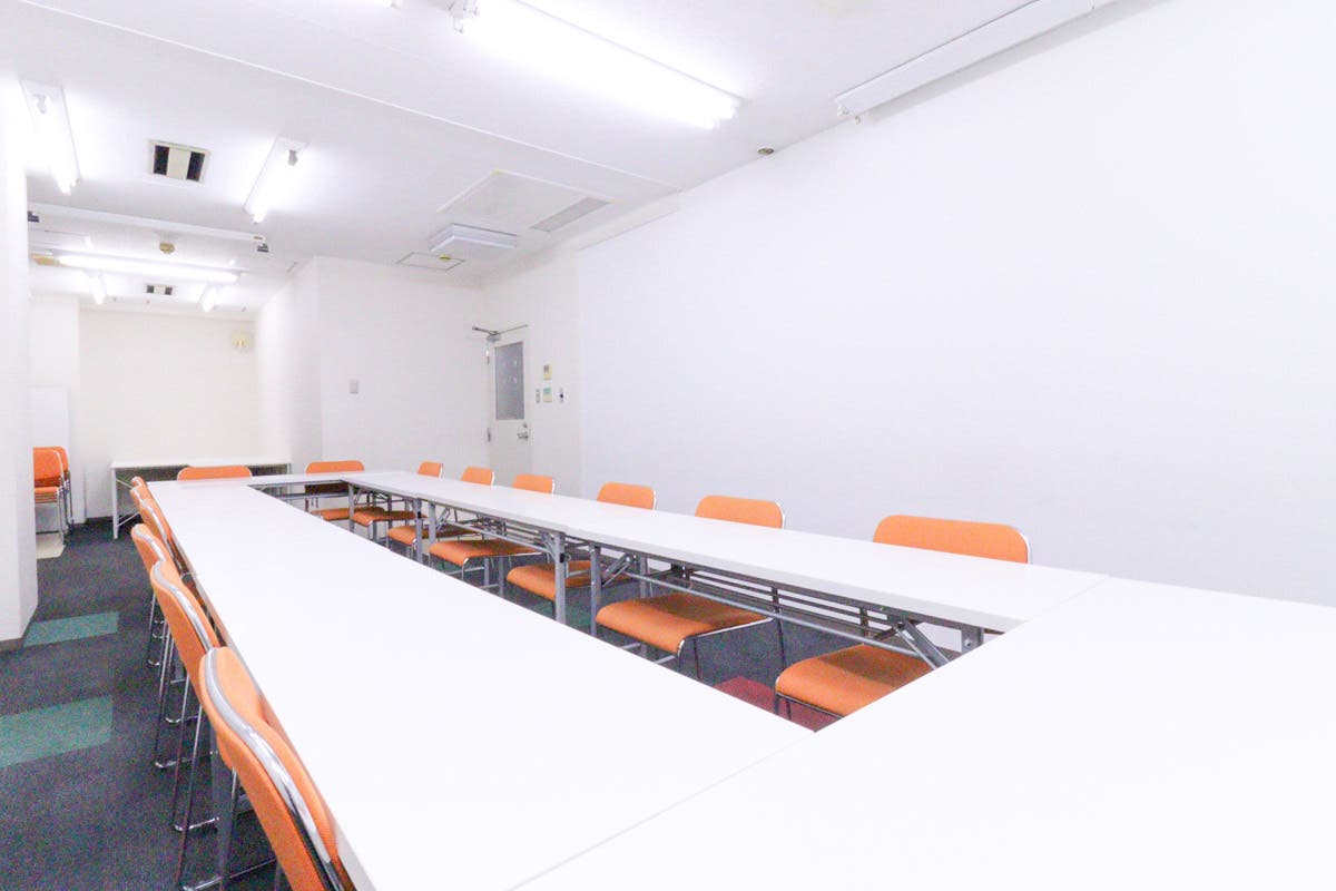 【心斎橋駅7番出口徒歩72秒！25名利用可！】モニター・ホワイトボード・WiFi無料！ふれあい貸し会議室 心斎橋Fの写真15