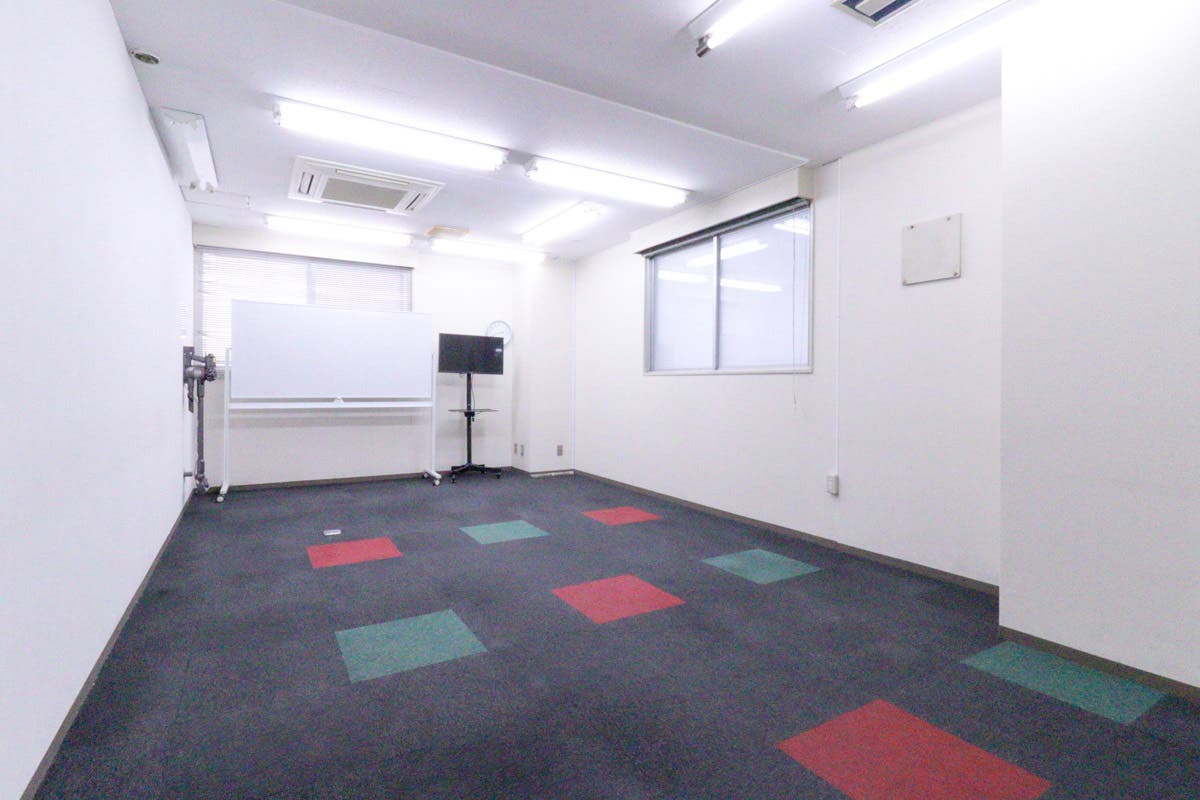 【心斎橋駅7番出口徒歩72秒！25名利用可！】モニター・ホワイトボード・WiFi無料！ふれあい貸し会議室 心斎橋Fの写真24