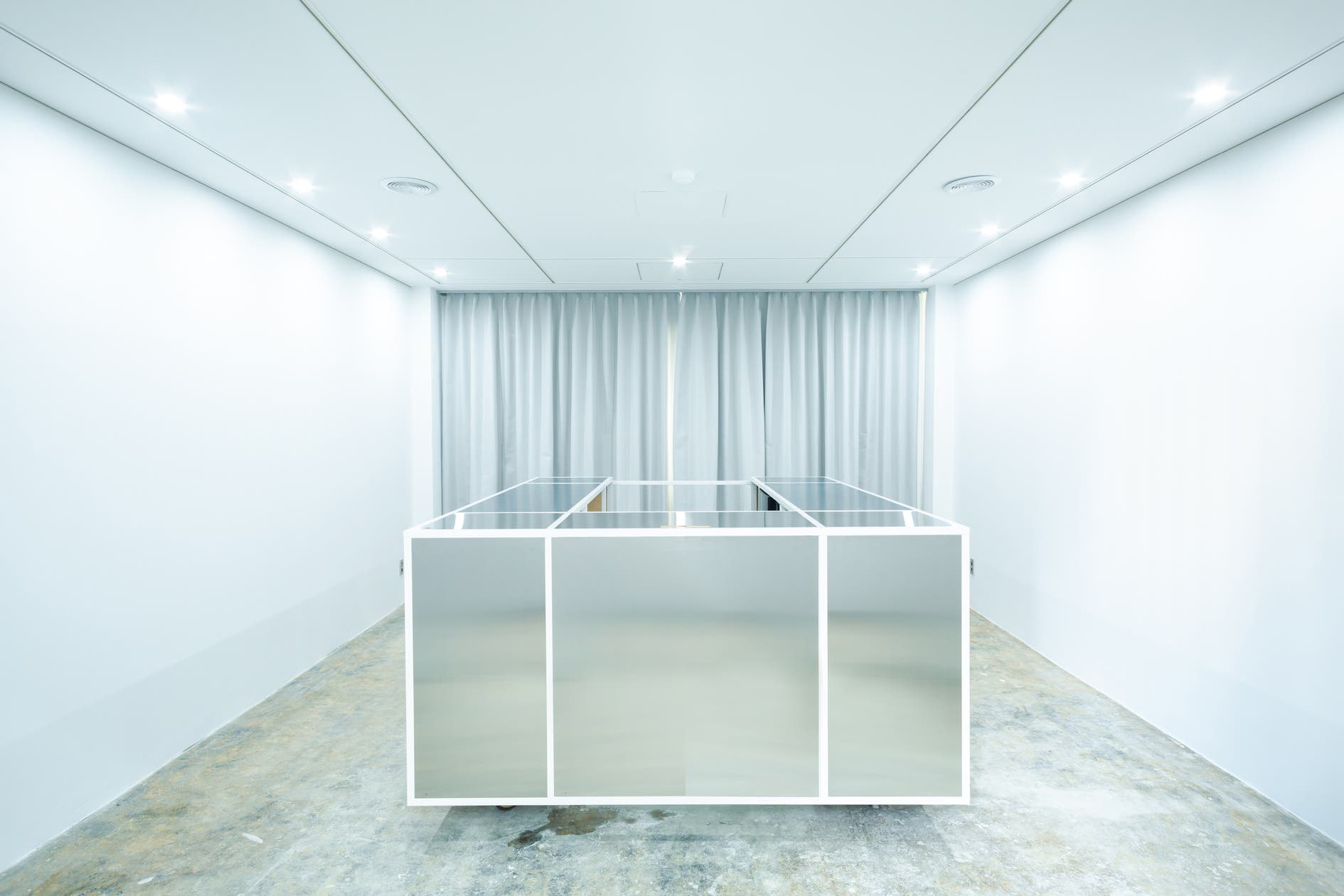 【天神駅5分】福岡市中央区天神駅から最寄りの天神・今泉エリアのレンタルスペース　※オープン記念限定価格の写真1