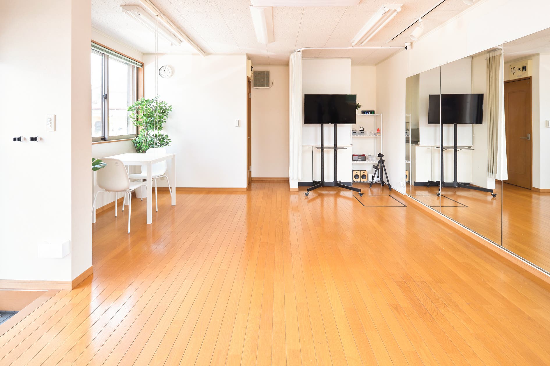 【宇都宮のダンススタジオ】大型ミラー完備丨1時間から利用可丨当日予約OK丨無料駐車場5台完備の写真8