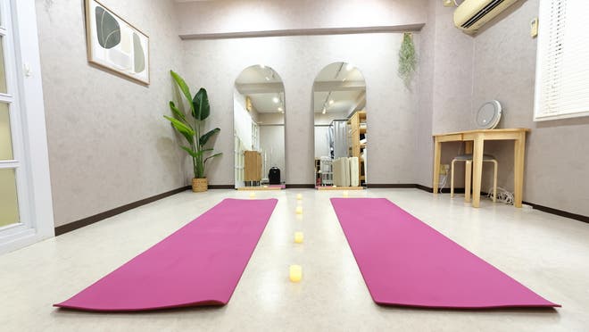 OPEN🎉】ベッド2台設置|博多駅より徒歩5分の個室|1人利用・複数人の体験会など使用◎|西海岸の風とアジアのぬくもりある空間の写真23