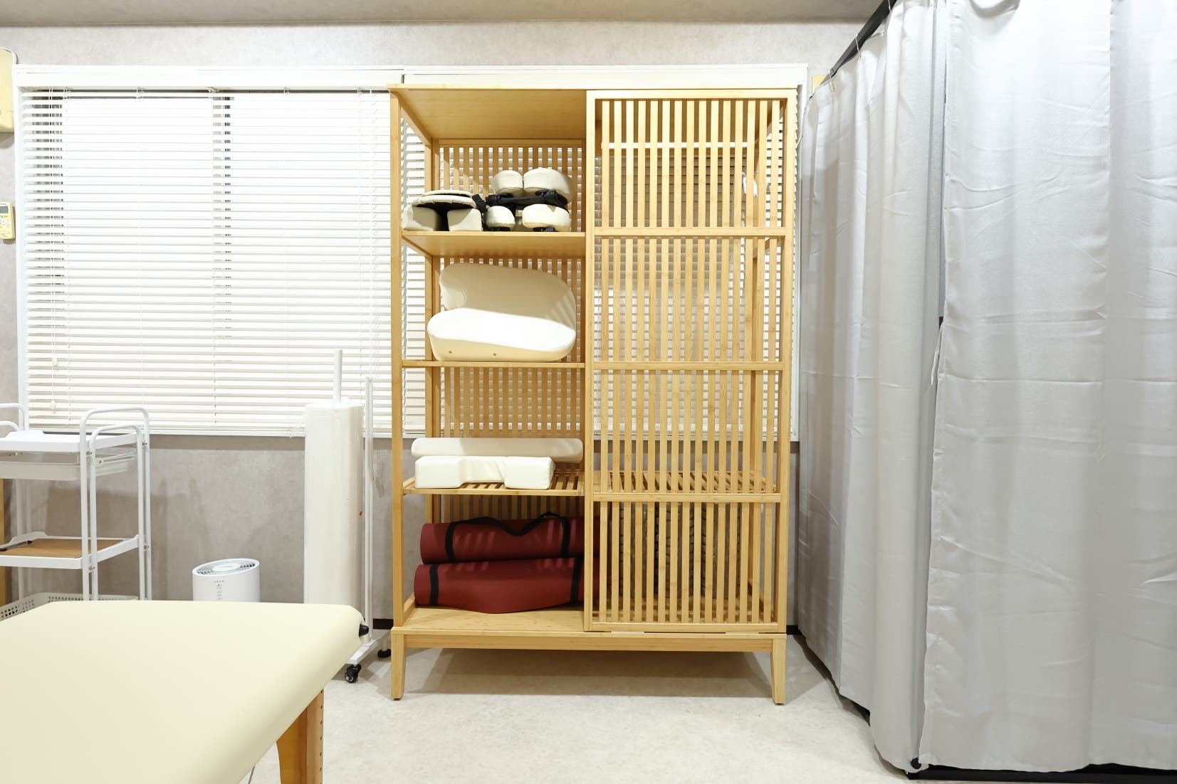 OPEN🎉】ベッド2台設置｜博多駅より徒歩5分の個室｜1人利用・複数人の体験会など使用◎｜西海岸の風とアジアのぬくもりある空間の写真9