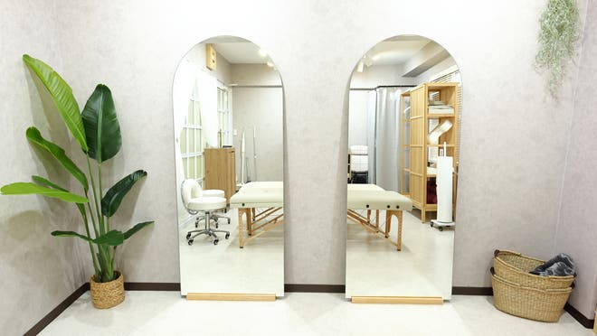 OPEN🎉】ベッド2台設置|博多駅より徒歩5分の個室|1人利用・複数人の体験会など使用◎|西海岸の風とアジアのぬくもりある空間の写真15