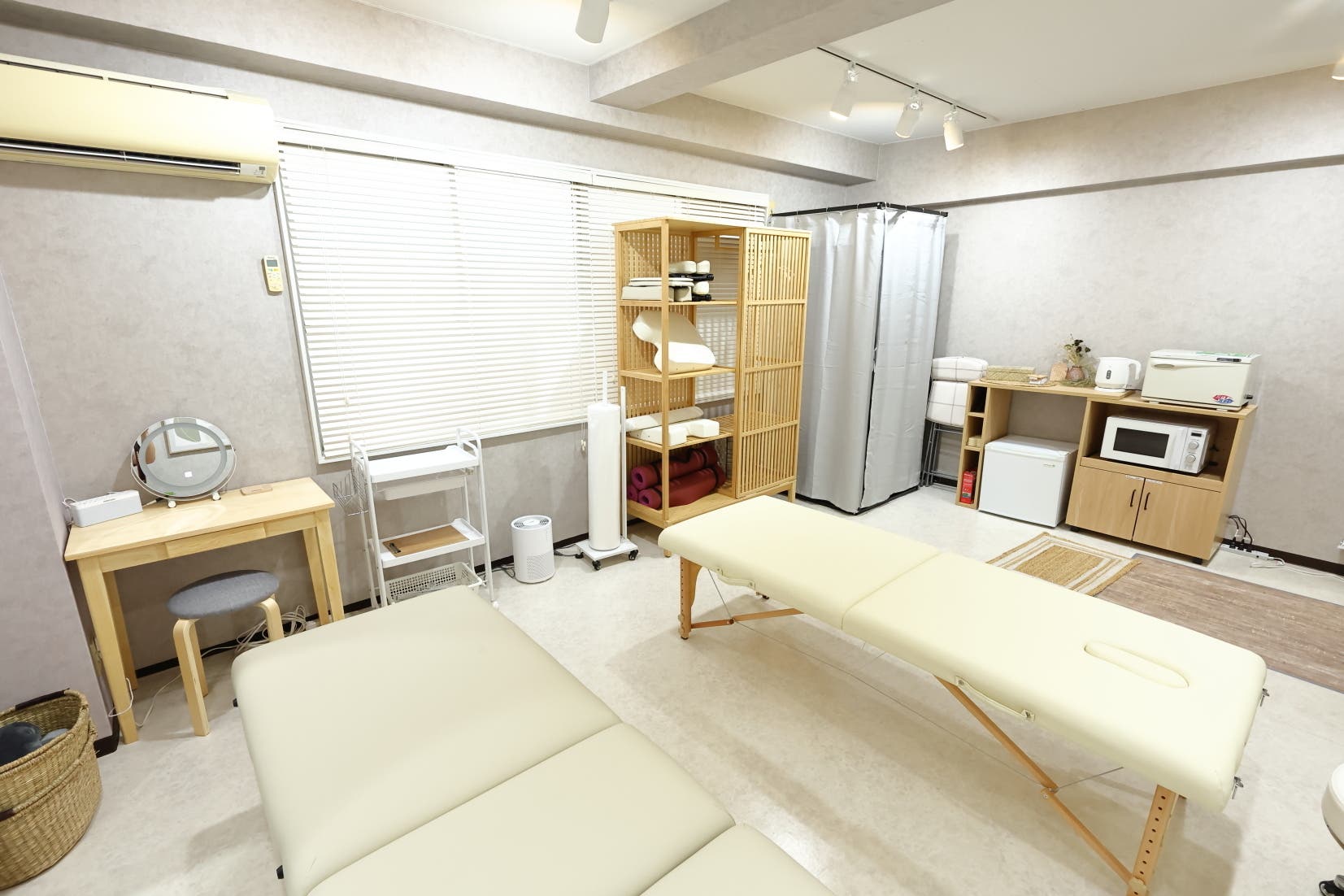 OPEN🎉】ベッド2台設置｜博多駅より徒歩5分の個室｜1人利用・複数人の体験会など使用◎｜西海岸の風とアジアのぬくもりある空間の写真7