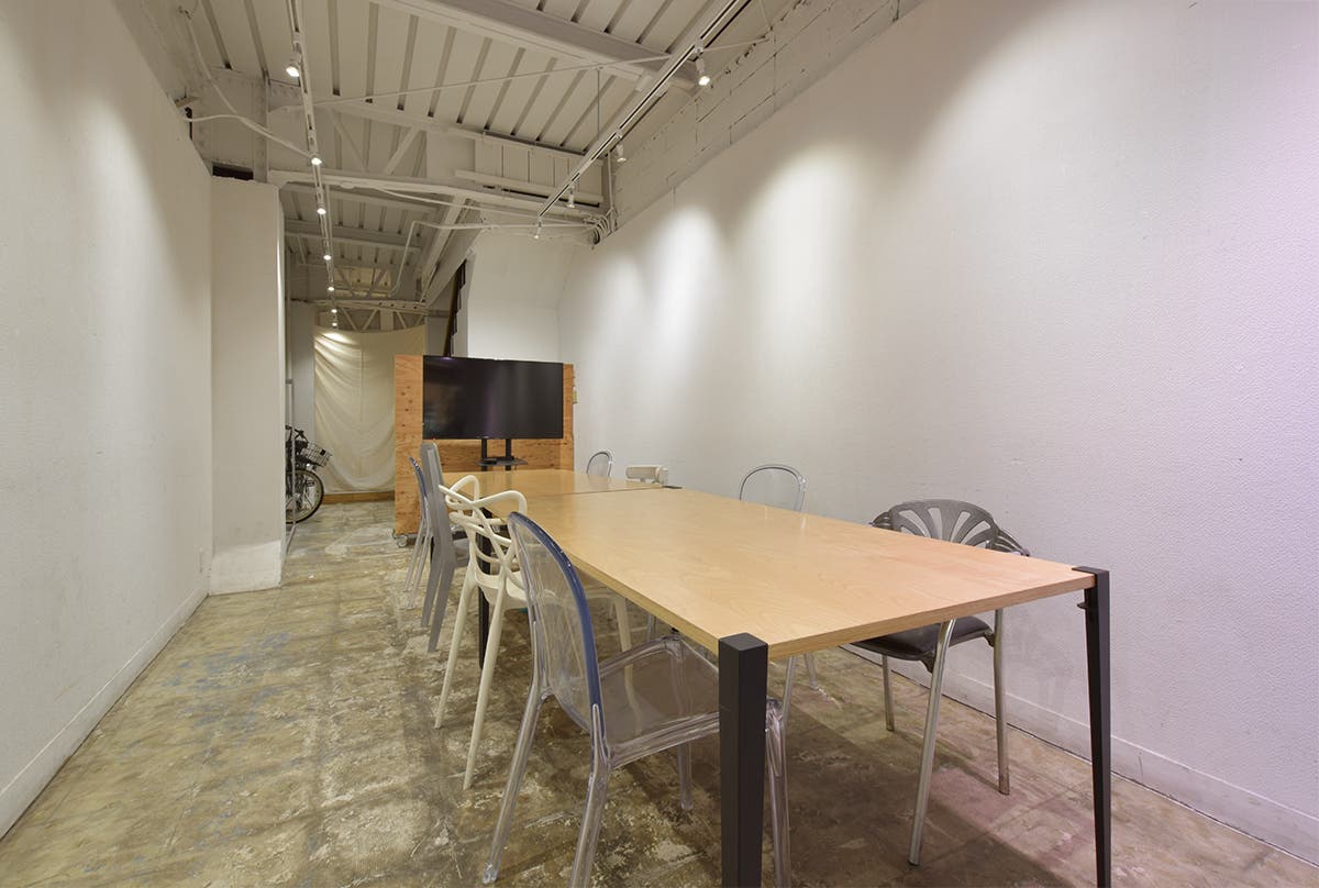 倉庫を1棟リノベーションしたギャラリースタジオ STUDIO SOIL Bの写真1