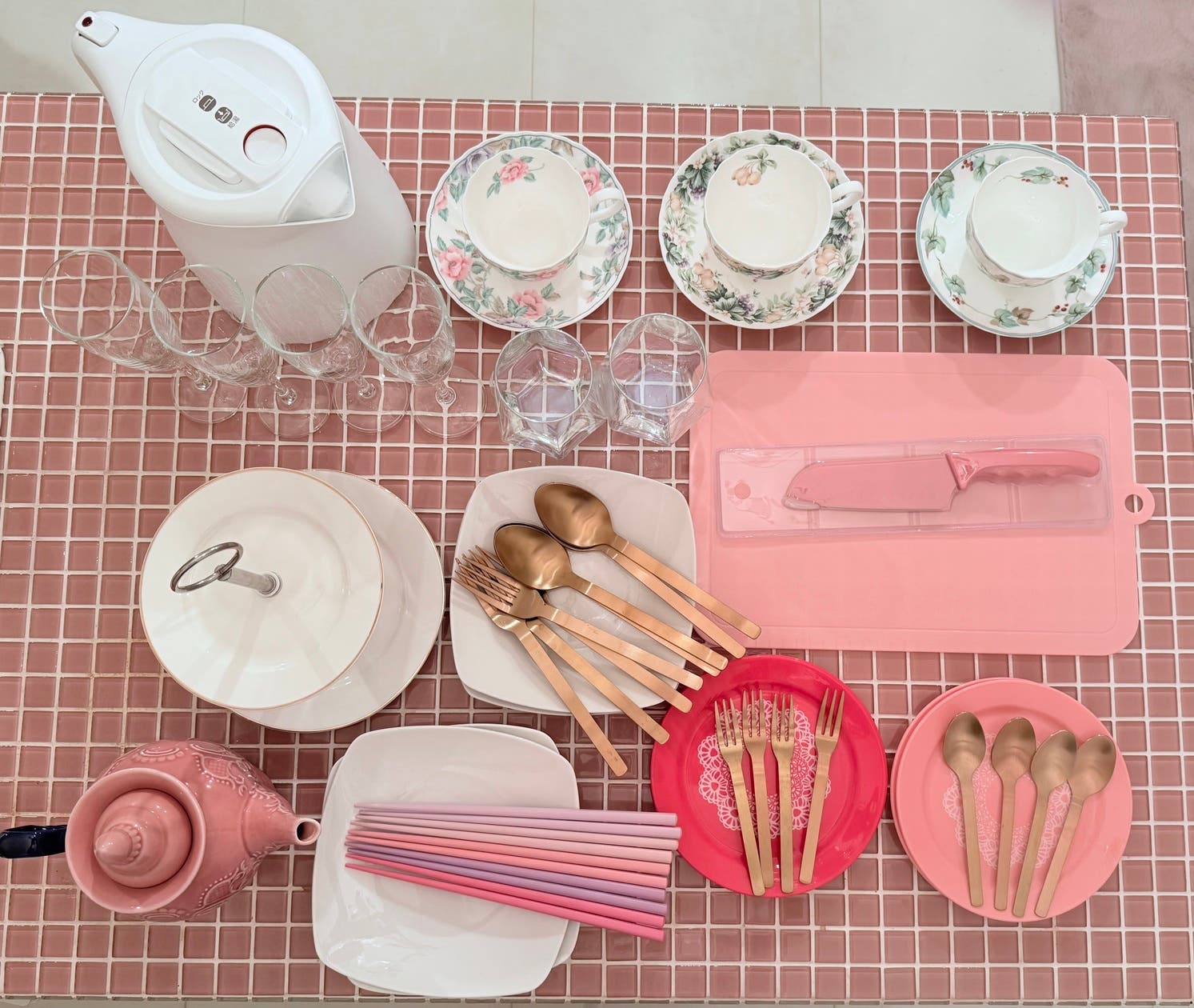 ✨NEWオープン✨🎀新宿御苑前徒歩6分🚶‍♀️ピンク×ホワイト🌸女子会・推し活💖占い🔮ネイル💅撮影OK📸個別楽屋としても🕊️の写真8