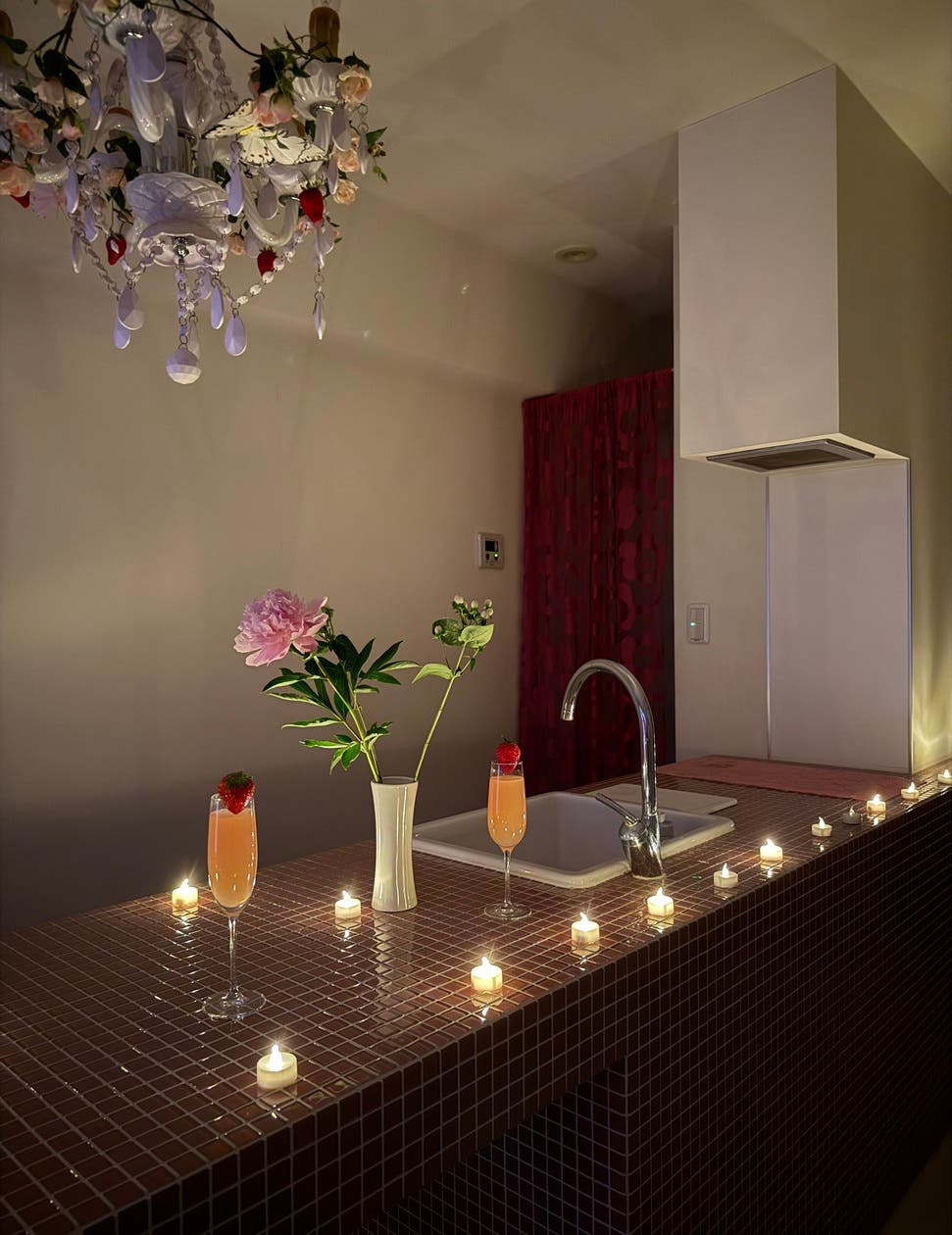 ✨NEWオープン✨🎀新宿御苑前徒歩6分🚶‍♀️ピンク×ホワイト🌸女子会・推し活💖占い🔮ネイル💅撮影OK📸個別楽屋としても🕊️の写真15