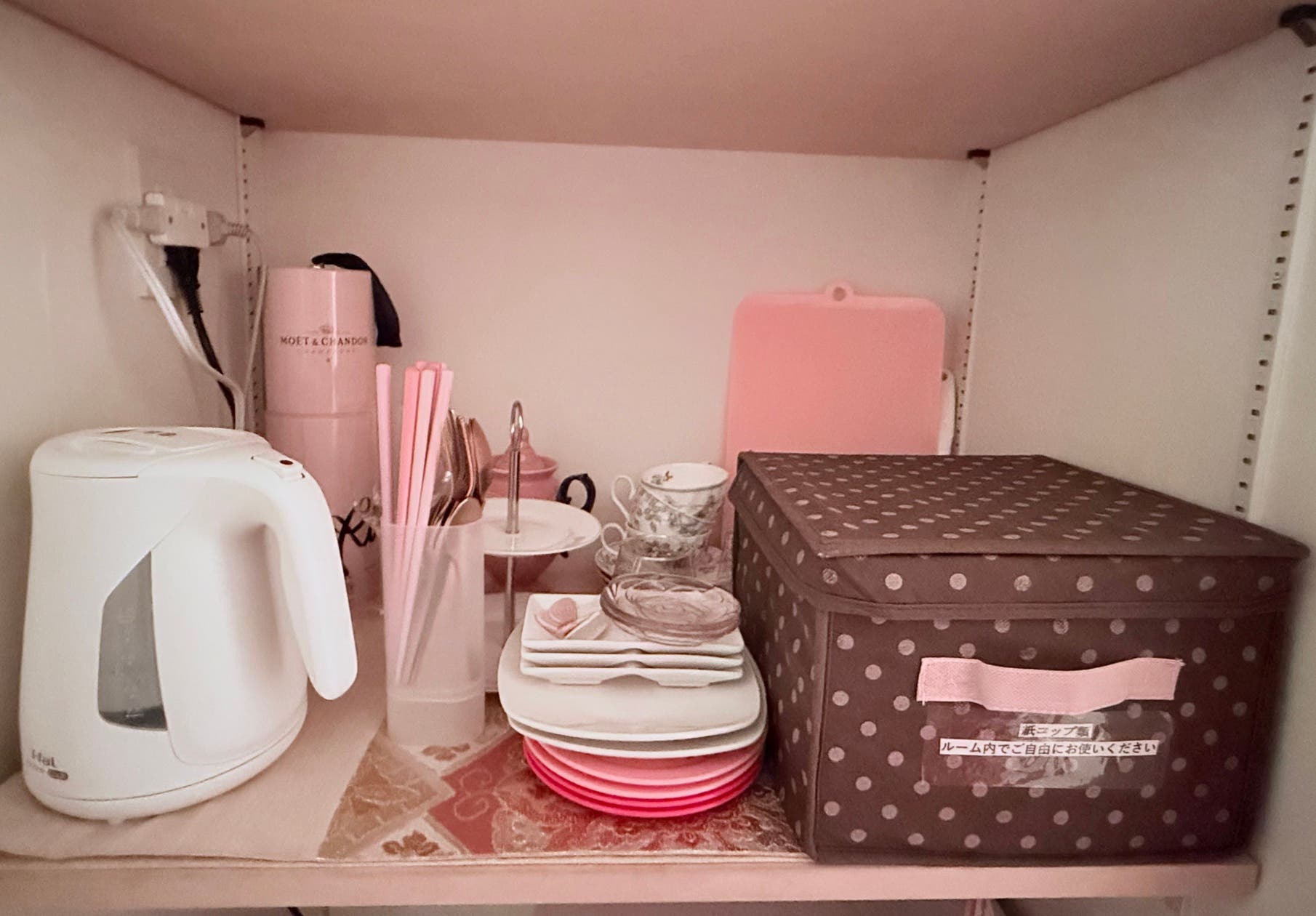 ✨NEWオープン✨🎀新宿御苑前徒歩6分🚶‍♀️ピンク×ホワイト🌸女子会・推し活💖占い🔮ネイル💅撮影OK📸個別楽屋としても🕊️の写真9