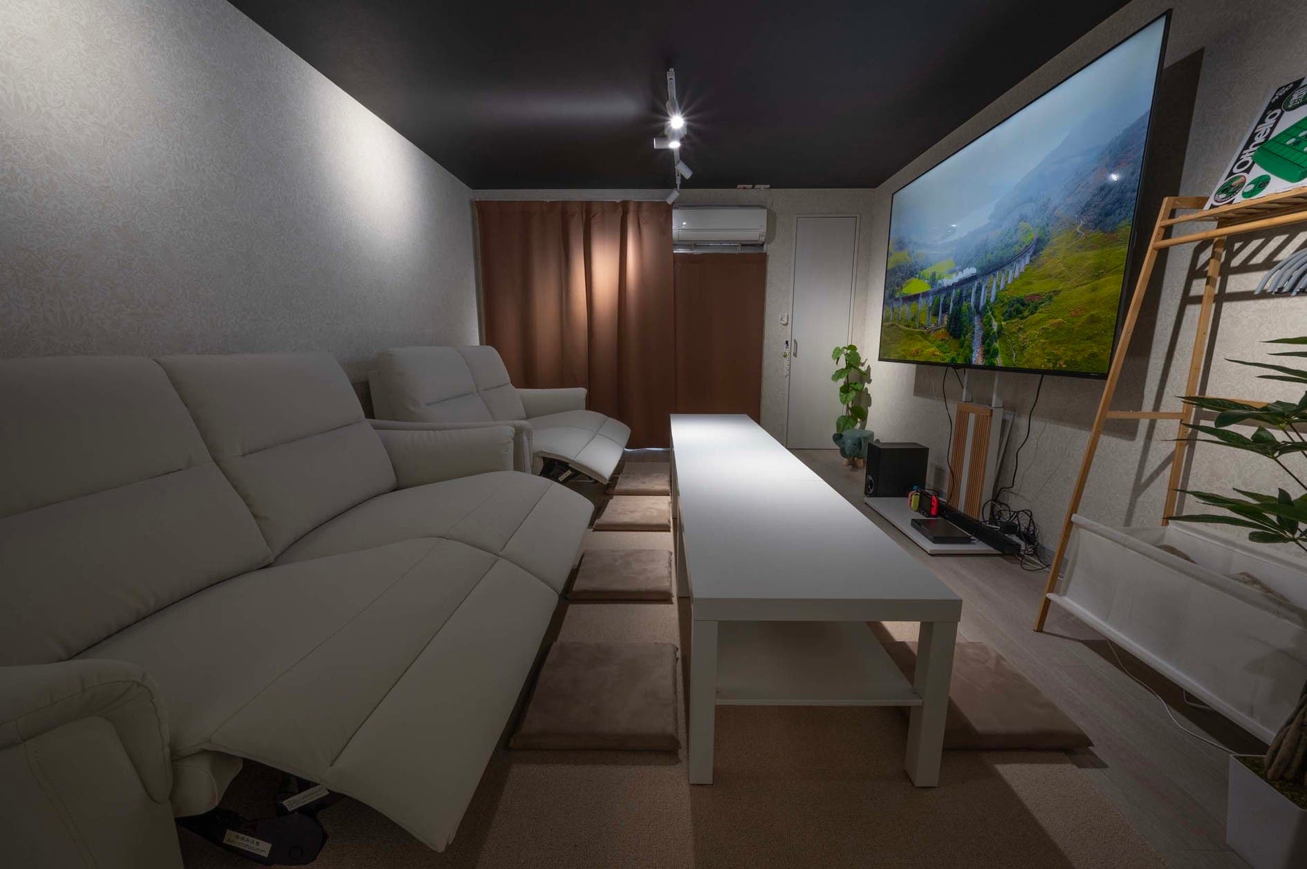 プライベートシアター柏Ⅱ📺85㌅超特大テレビ📺シアターサラウンド🔈映画鑑賞🎬ライブ鑑賞💿推し活🎤ゲーム🎮などの写真1