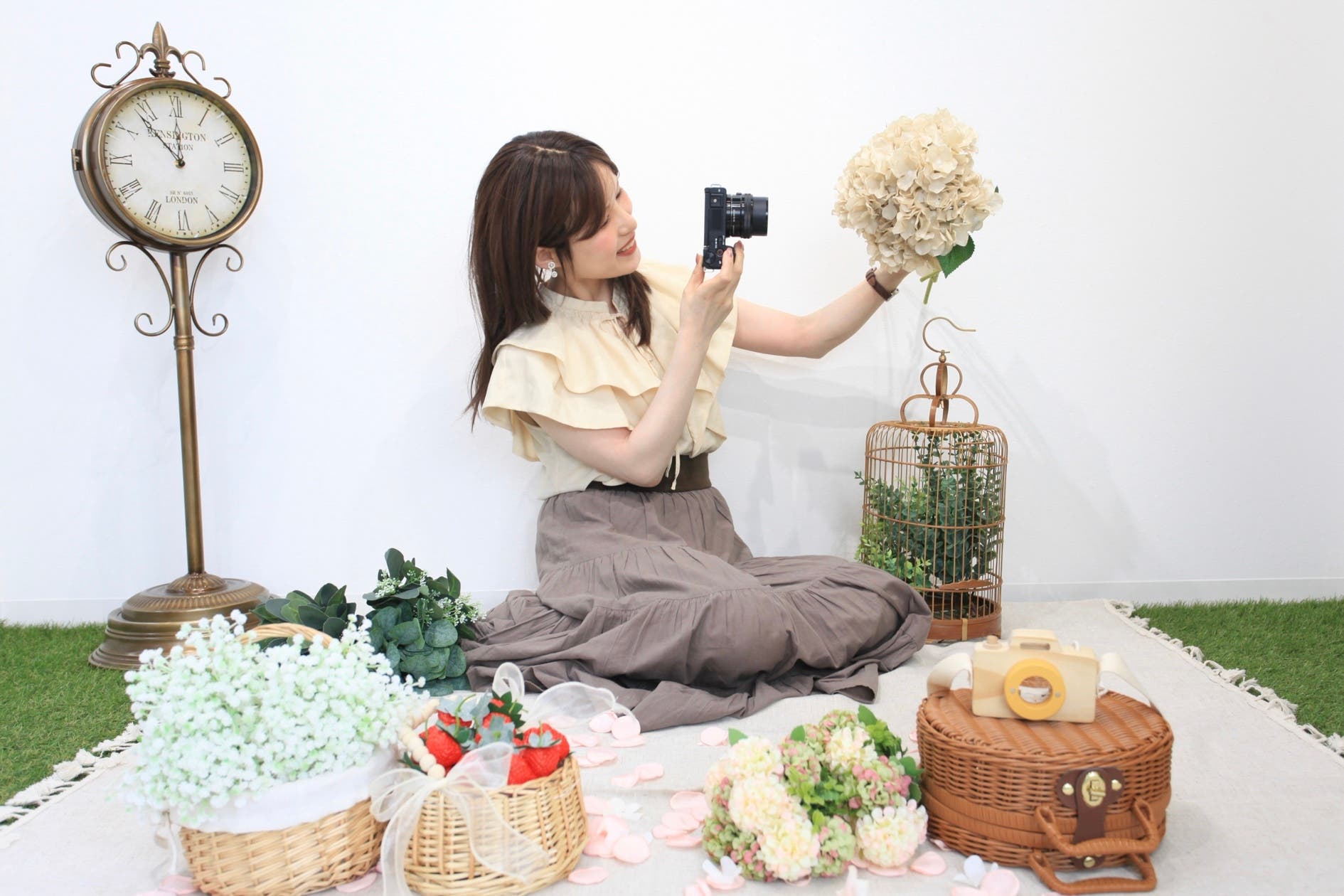 池袋東口徒歩４分/毎日清掃/自然光×白の空間/無限に広がる撮影の可能性/シンプルで洗練された非日常/背景10種類/機材すべて無料の写真10