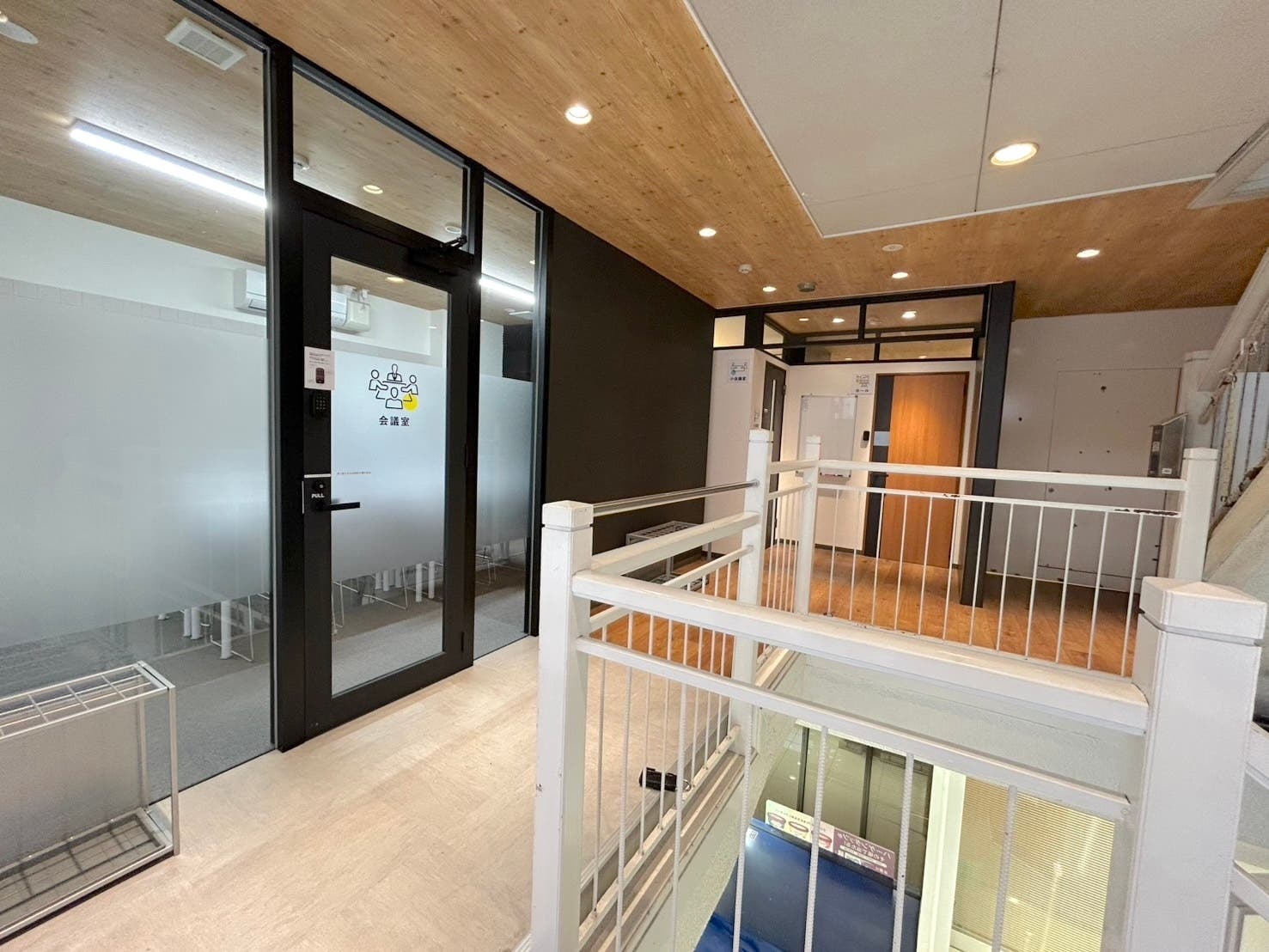 【2025年5月オープン】オビヤギルド小会議室。Web会議に最適、6人着席可能です。3階にあります。の写真5