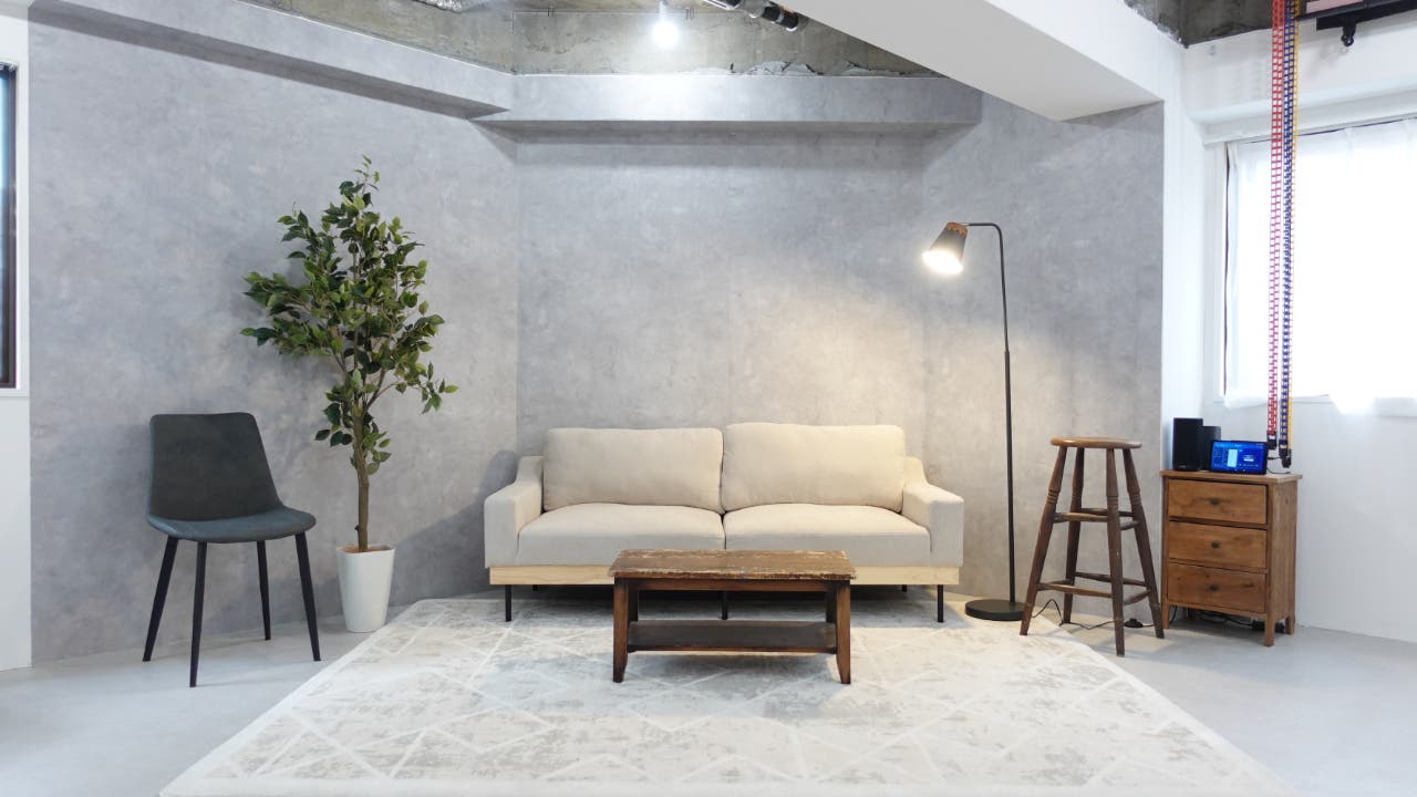 【御徒町６分】✨ウィンターキャンペーン✨２面採光｜コンクリ床＋白壁＋アーチ｜撮影機材＋背景紙無料【アパレル｜化粧品｜物撮り 】の写真4