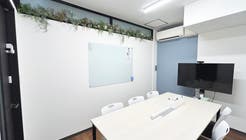 【2025年5月オープン】オビヤギルド小会議室。Web会議に最適、6人着席可能です。3階にあります。の写真2