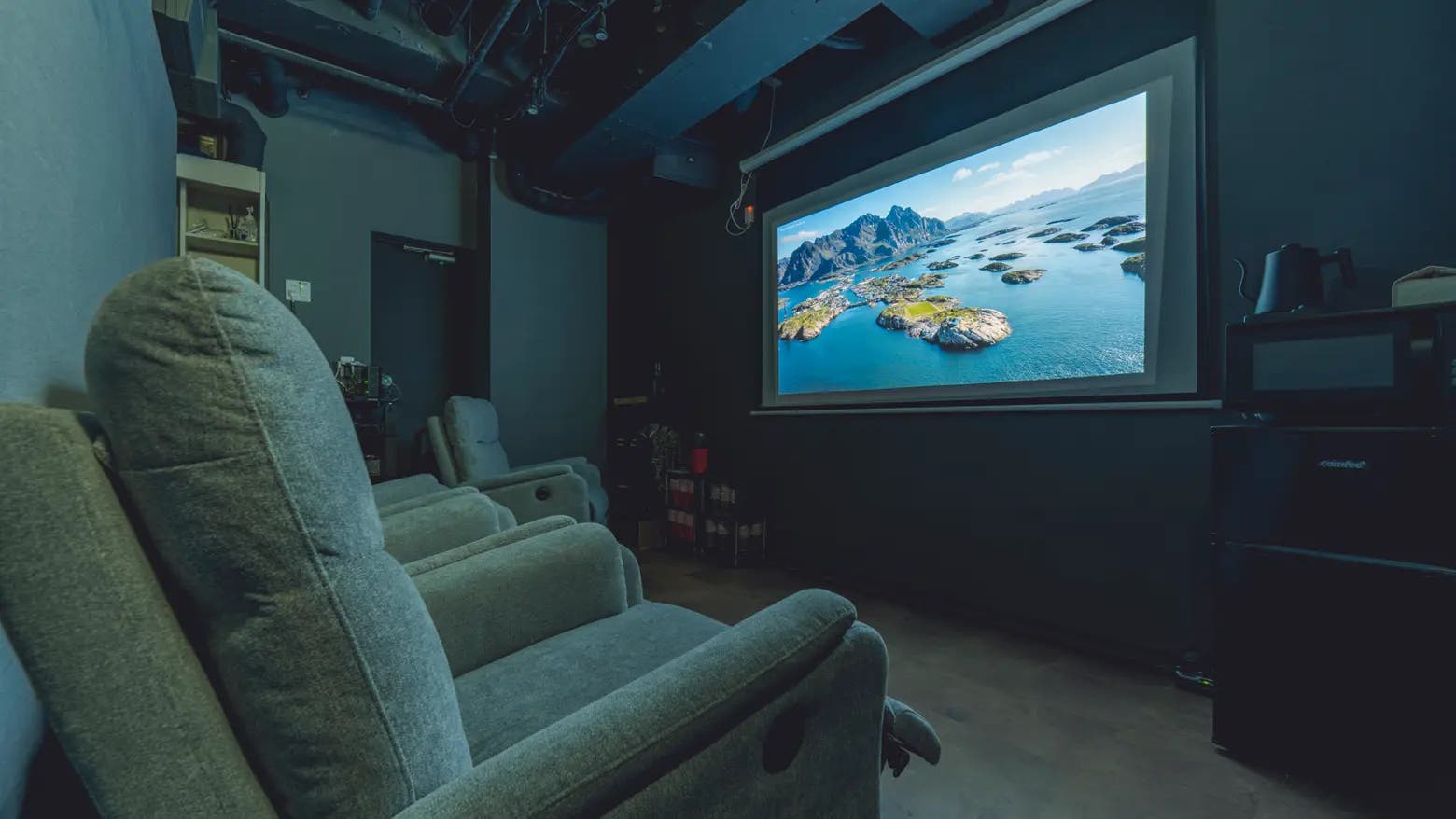 440_CINEMA-X／BASE池袋 🎬歓送迎会🎊ゴミ無料OK🗑️映画鑑賞🎞シアター📽デートボドゲの写真1