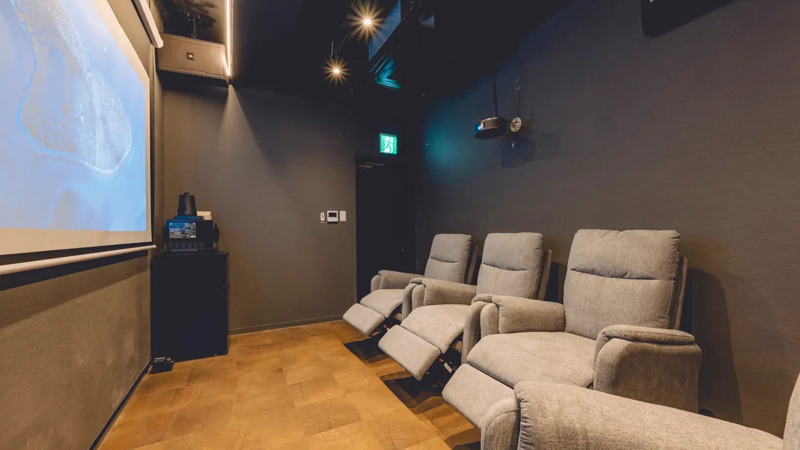 440_CINEMA-X／BASE池袋 🎬歓送迎会🎊ゴミ無料OK🗑️映画鑑賞🎞シアター📽デートボドゲの写真4