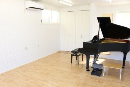 【広い音楽スタジオ】Wi-Fi/アンサンブル練習/セミナー/小さな発表会に最適の写真1