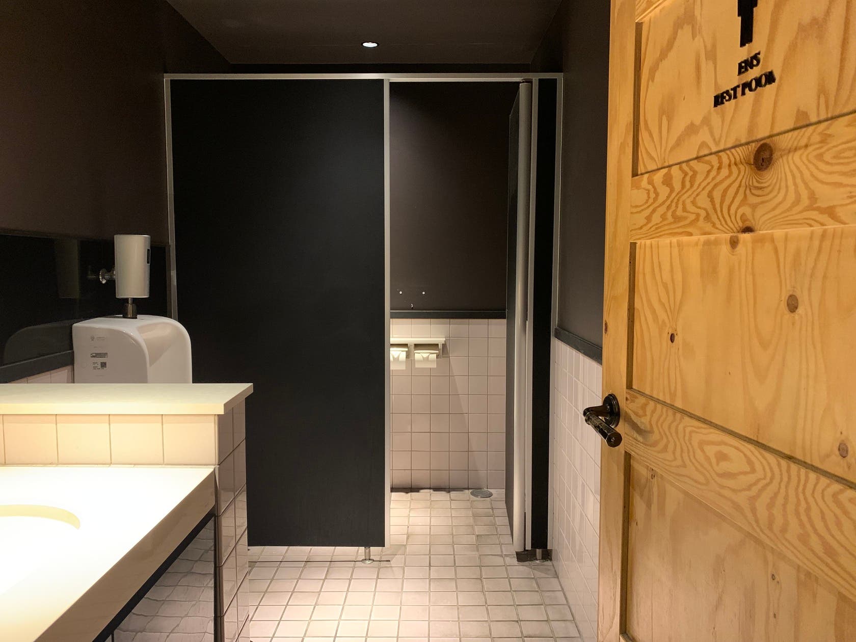 【オープン席】神保町駅徒歩1分！フリードリンク/Wi-Fi/充電器/テレワークや商談に最適の写真24