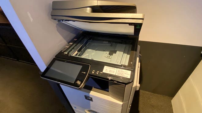 【1~4名BOX席】神保町駅徒歩1分!受付スタッフ常駐/モニター/Wi-Fiフリードリンク/充電器/テレワークやWeb会議に最適の写真16