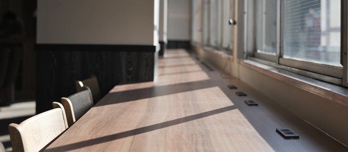 【オープン席】神保町駅徒歩1分！フリードリンク/Wi-Fi/充電器/テレワークや商談に最適の写真9