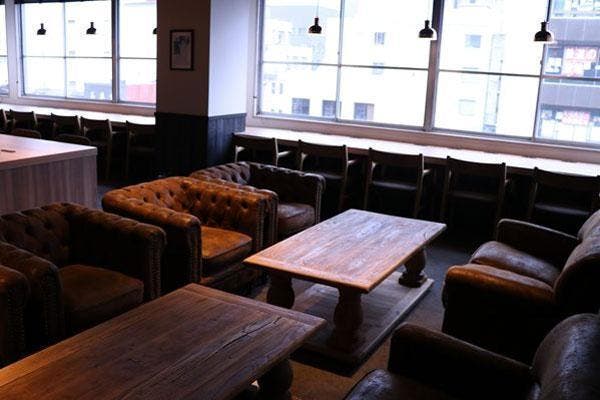 【1～4ソファ席】神保町駅徒歩1分/有人受付/デザイナーズ/電源Wi-Fi完備で商談やWeb会議に最適の写真3