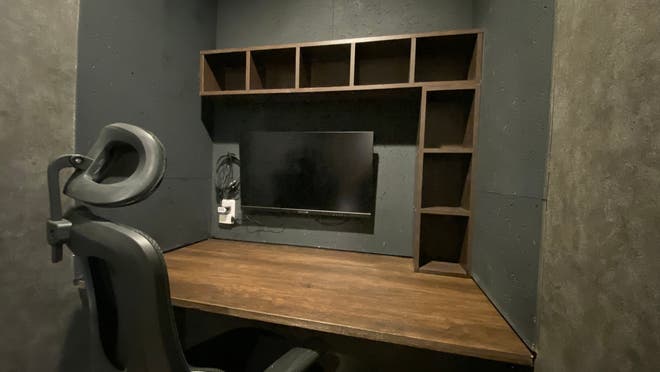 【八丁畷駅1分】個室ワークブース【A】(モニター付き)の写真1